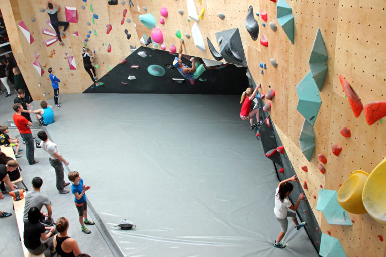 Revolt Bouldering Gym – Boulderhal Delft