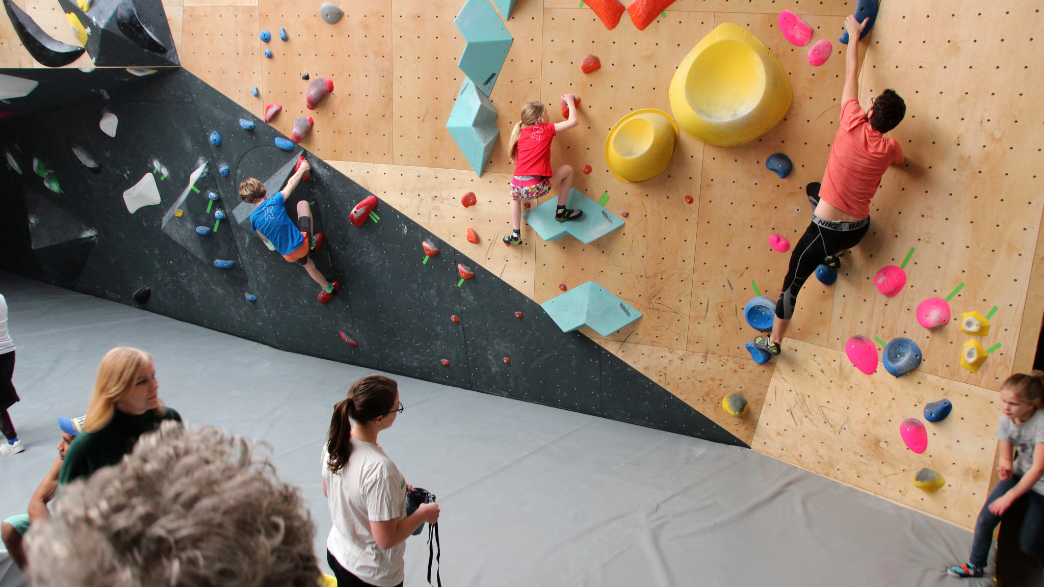 Revolt Bouldering Gym – Boulderhal Delft