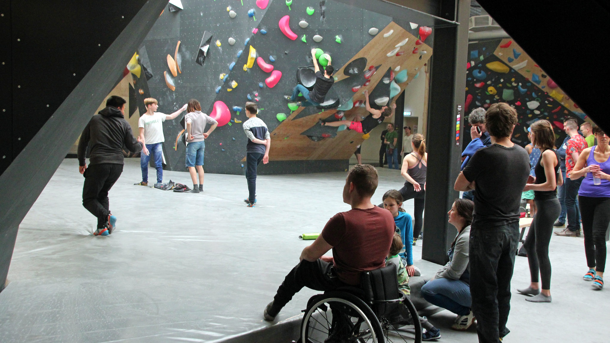Revolt Bouldering Gym – Boulderhal Delft
