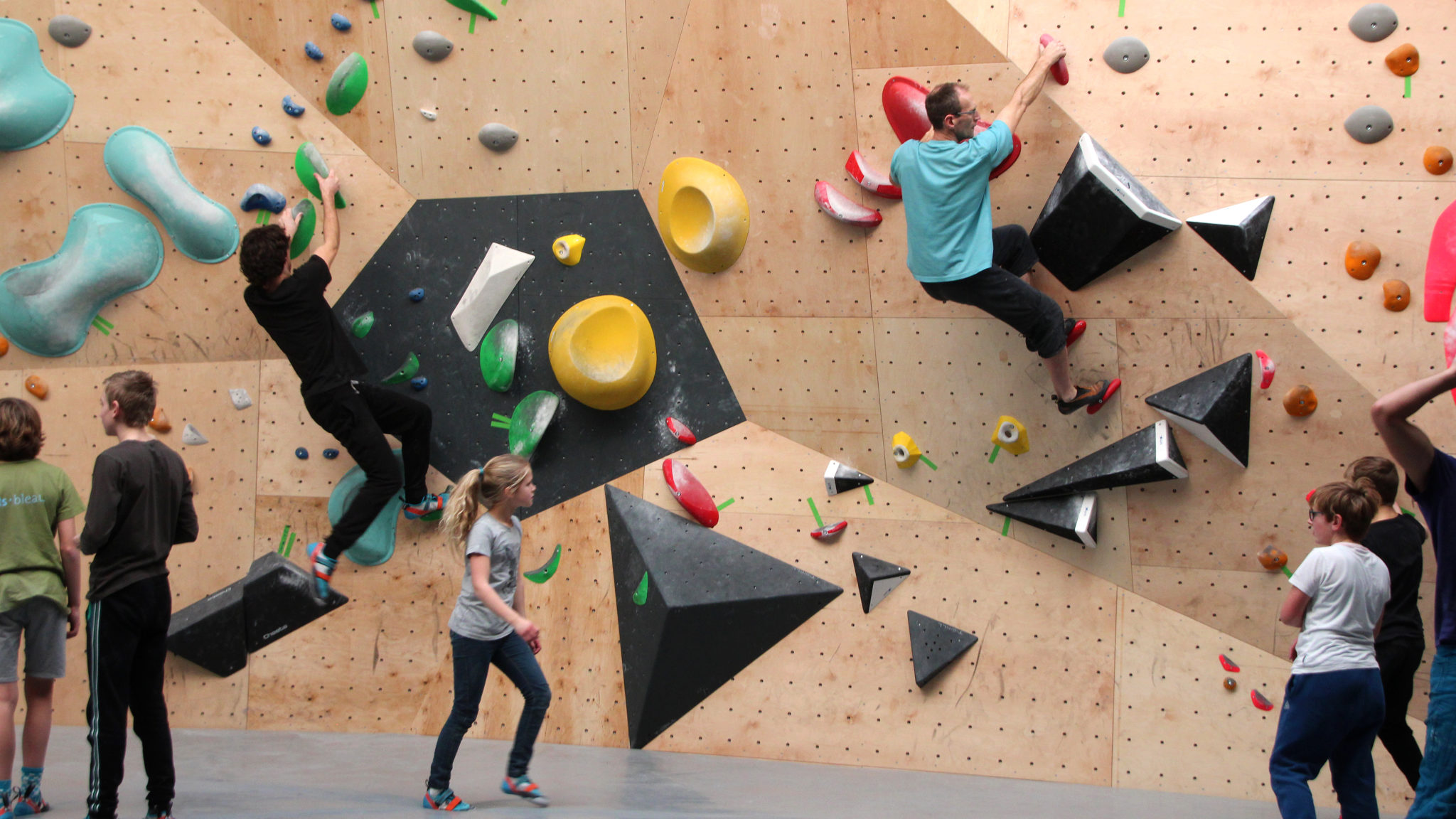 Revolt Bouldering Gym – Boulderhal Delft
